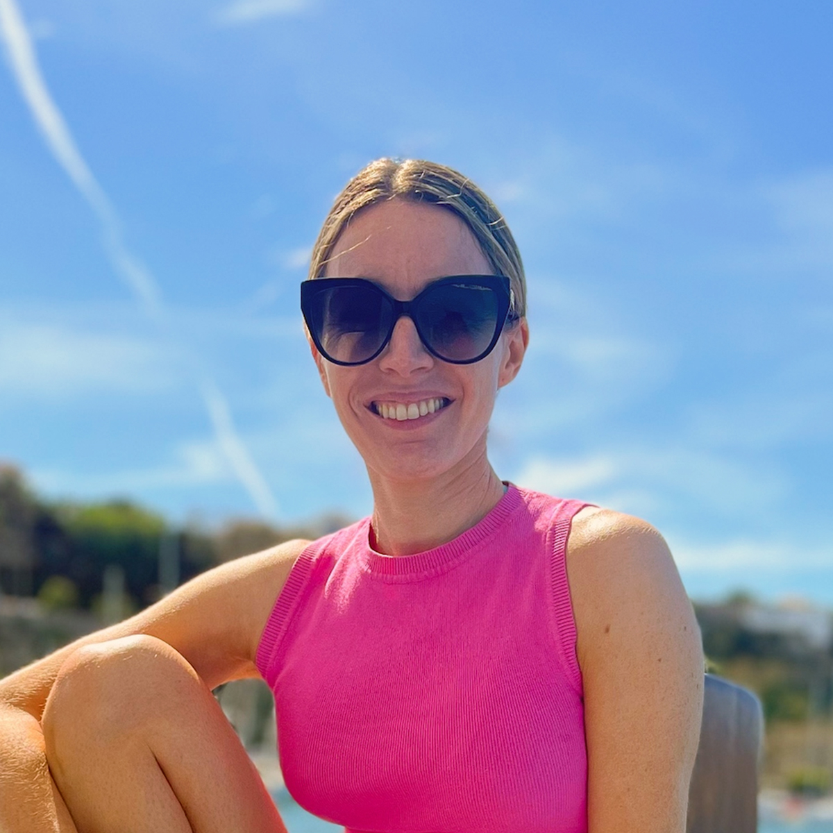 Bea Mitchell Cakes & Bakes – Made in Macclesfield